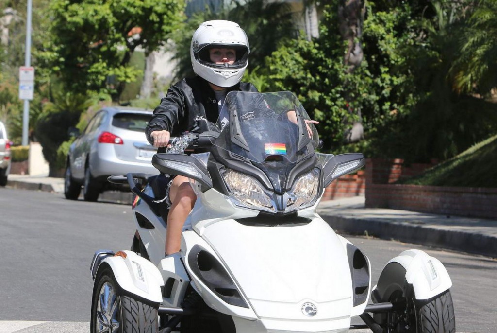 Miley Cyrus Goes for a Cruise on a Three-Wheeler-4 – LACELEBS.CO