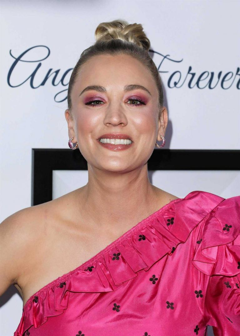 Kaley Cuoco Attends the 8th Annual Stand Up For Pits in Los Angeles 11 ...
