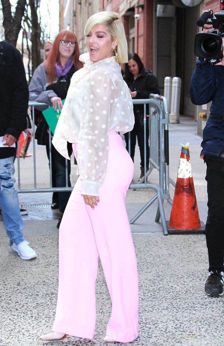 Bebe Rexha in a Pink Pants – LACELEBS.CO