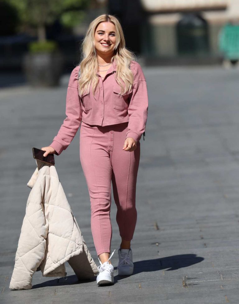 Sian Welby in a Pink Suit Arrives at Global Offices in London 05/18 ...