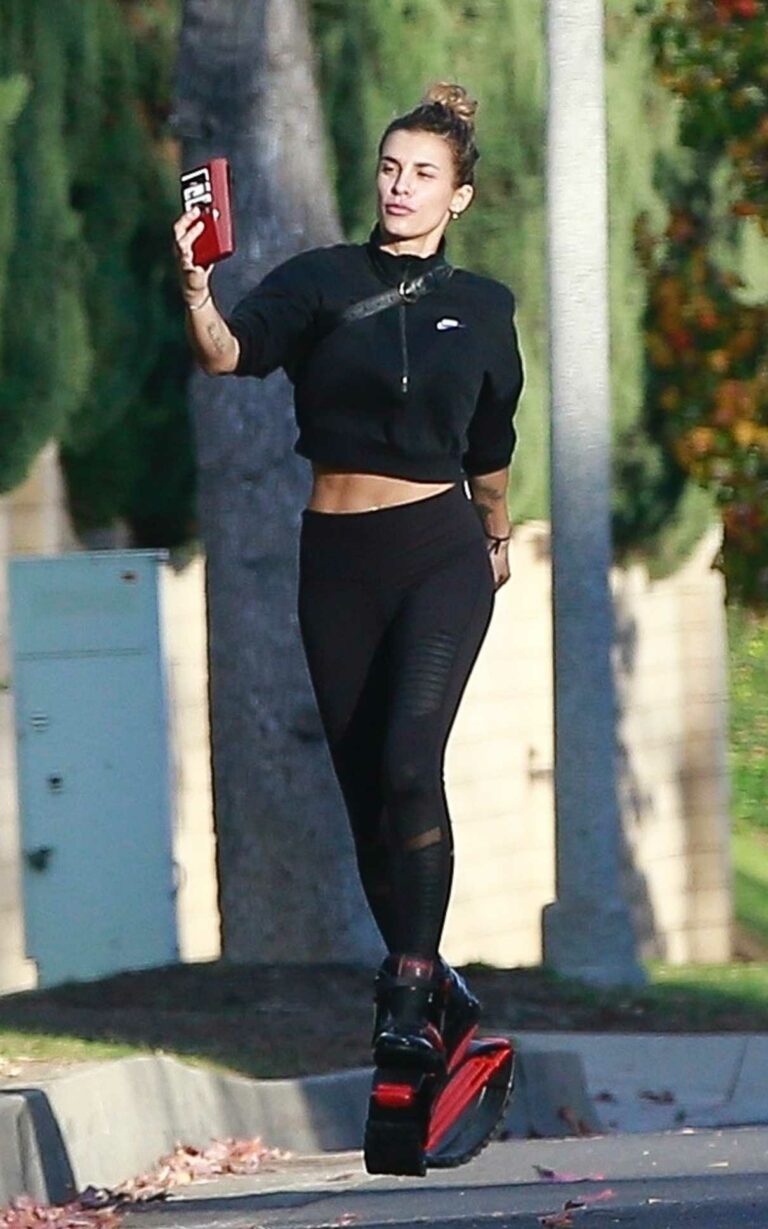 Elisabetta Canalis In A Black Outfit Utilized Kangaroo Jumps For A Workout In Beverly Hills 12