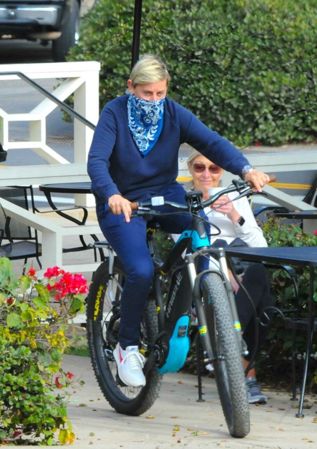 Ellen DeGeneres in a White Nike Sneakers Does a Bike Ride in Santa ...