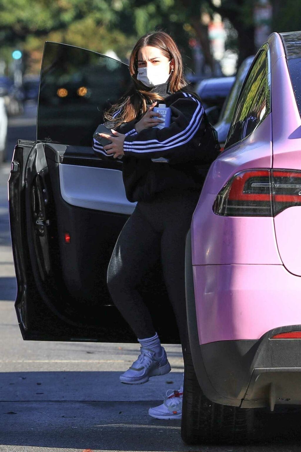 Addison Rae in a Black Adidas Track Jacket Arrives for a Workout in Los ...