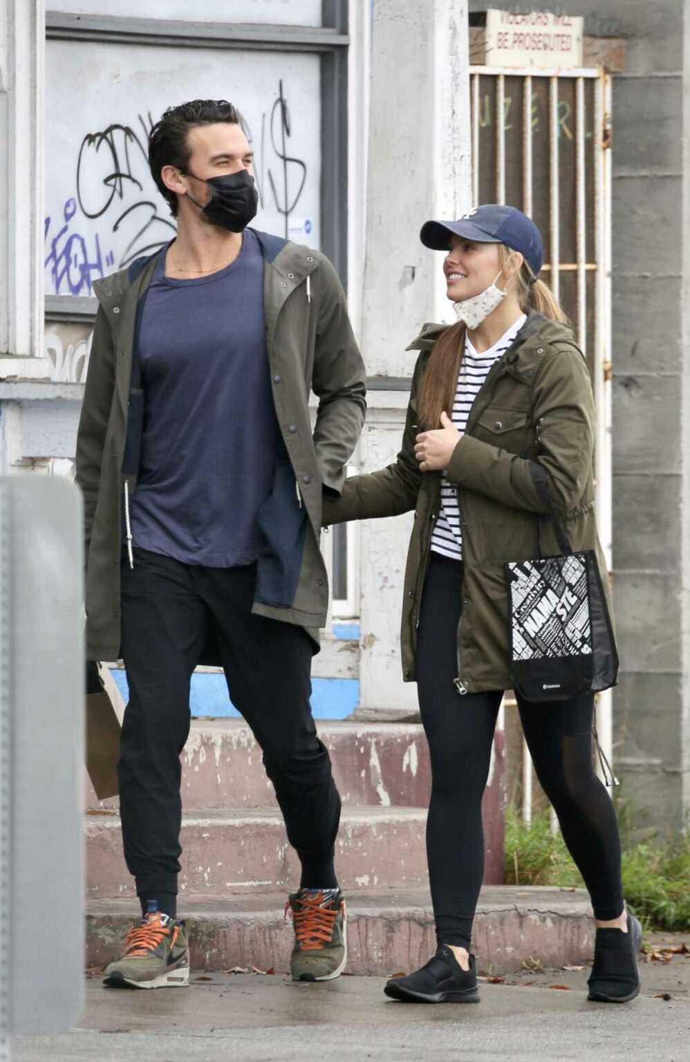 Hannah Brown in a Striped Tee Was Seen Out with Adam Woolard in Venice ...