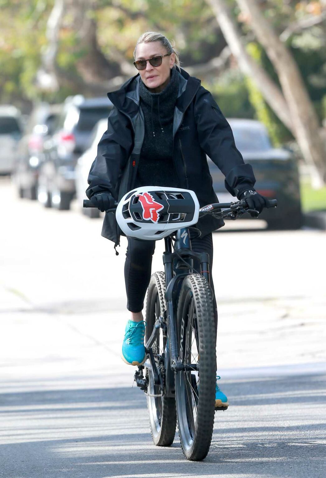 Robin Wright in a Black Outfit Does a Bike Ride with Her Husband ...