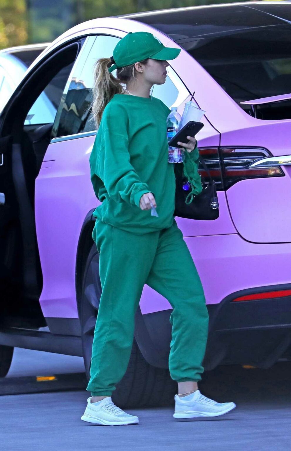 Addison Rae in a Green Outfit Arrives at the Dogpound Gym in Los ...