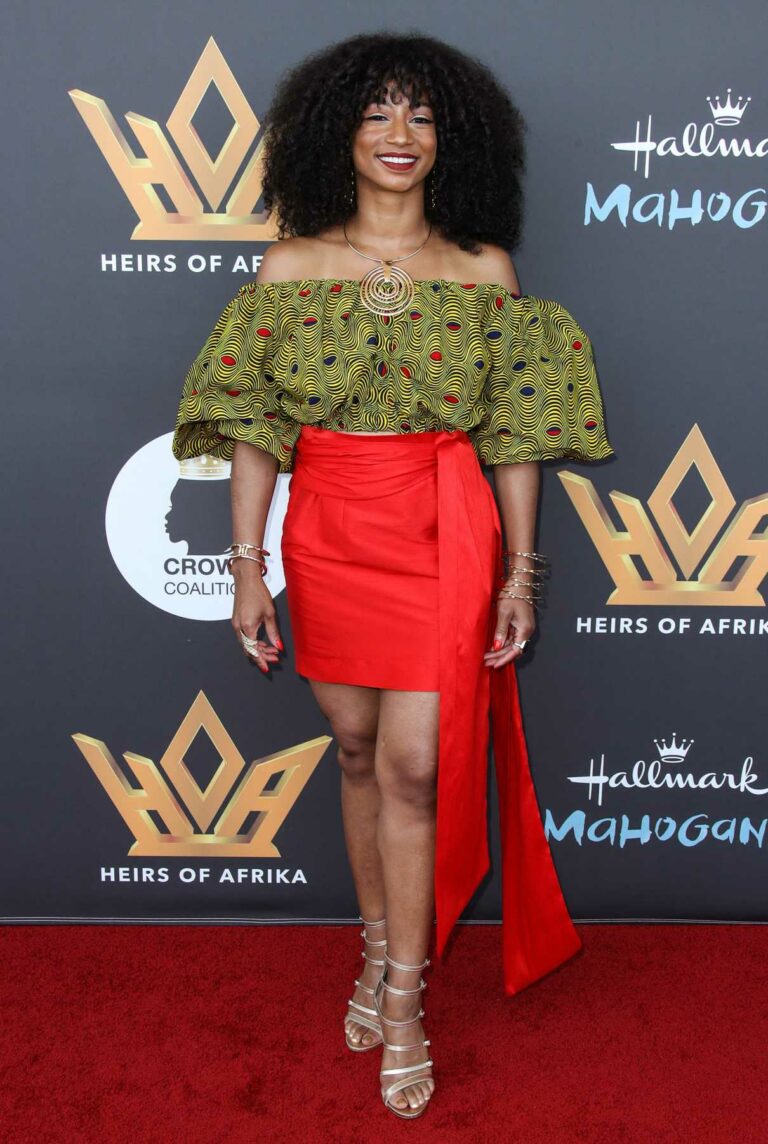 Monique Coleman – LACELEBS.CO