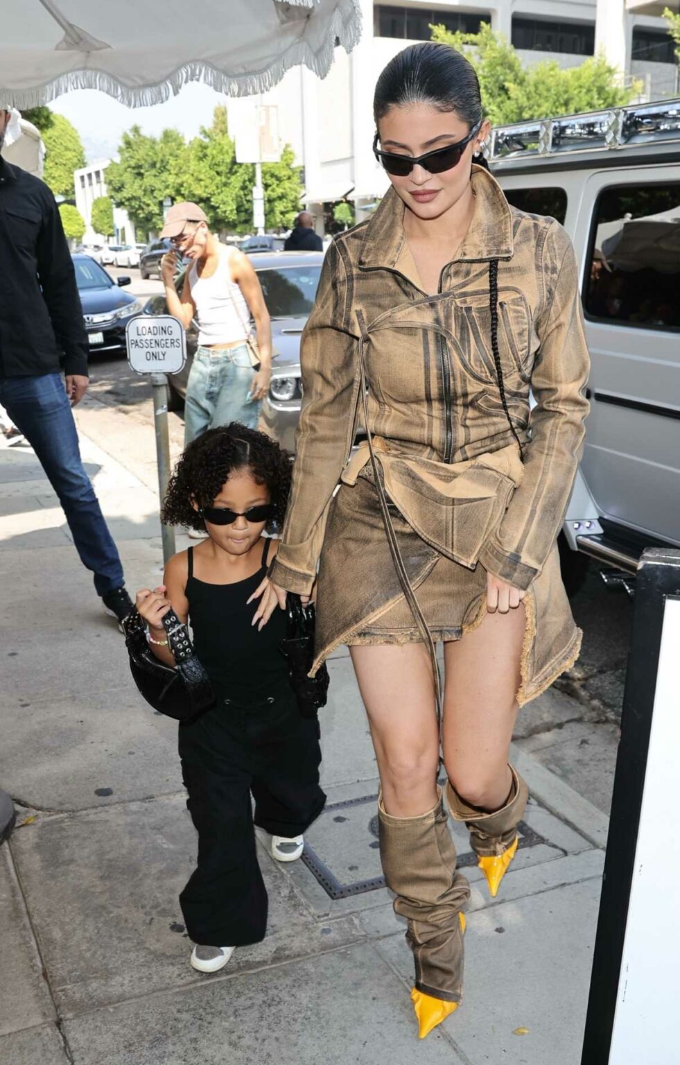 Kylie Jenner Steps Out to Lunch with Her Daughter Stormi in Beverly ...