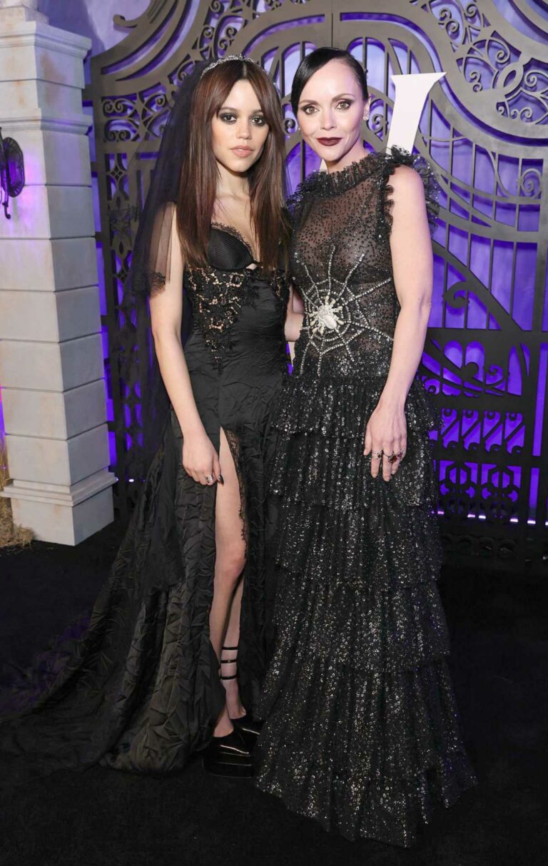 Jenna Ortega Attends the Netflix’s Wednesday World Premiere in Los ...