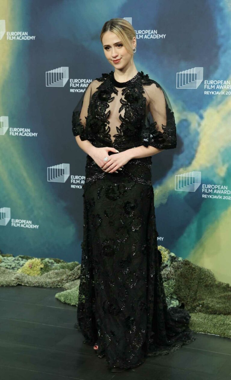 Maria Bakalova Attends 2022 European Film Awards in Reykjavik 12/10 ...