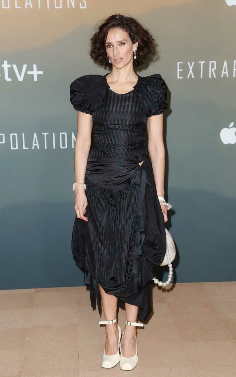 Indira Varma – LACELEBS.CO