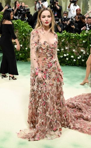Dove Cameron Attends 2024 Met Gala Celebrating Sleeping Beauties ... Dove Cameron Attends 2024 Met Gala Celebrating Sleeping Beauties ...