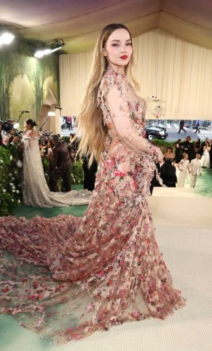 Dove Cameron Attends 2024 Met Gala Celebrating Sleeping Beauties ... Dove Cameron Attends 2024 Met Gala Celebrating Sleeping Beauties ...